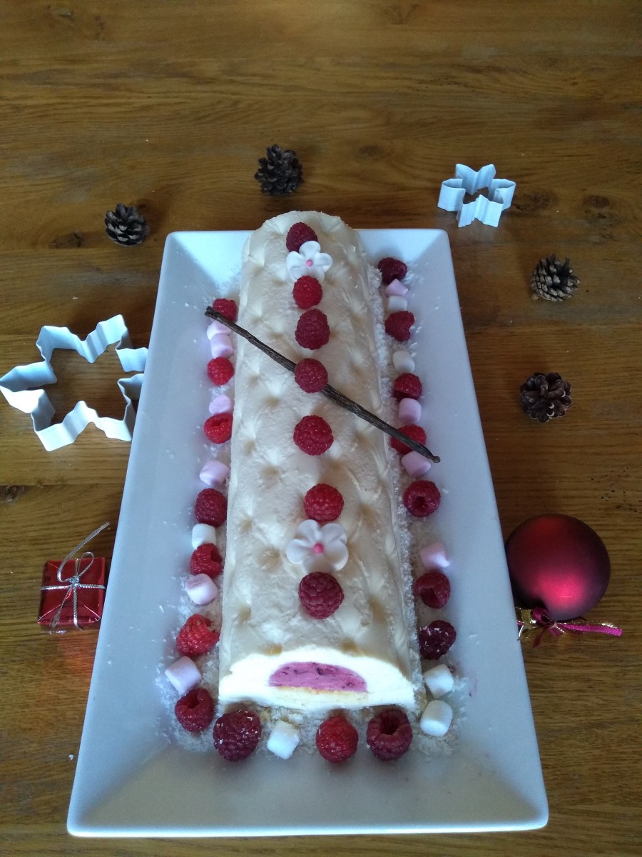 Bûche vanille fruits rouges – Jez' s'amuse